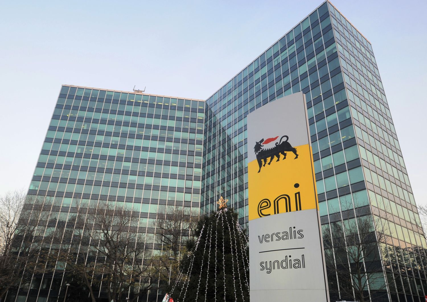 Eni: Mondazzi, stop cessione Versalis non cambia piano