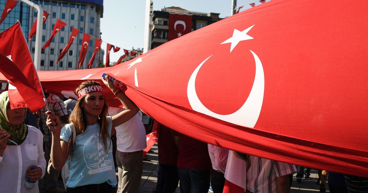 Turchia: finito stato emergenza ma pronte nuove norme repressive