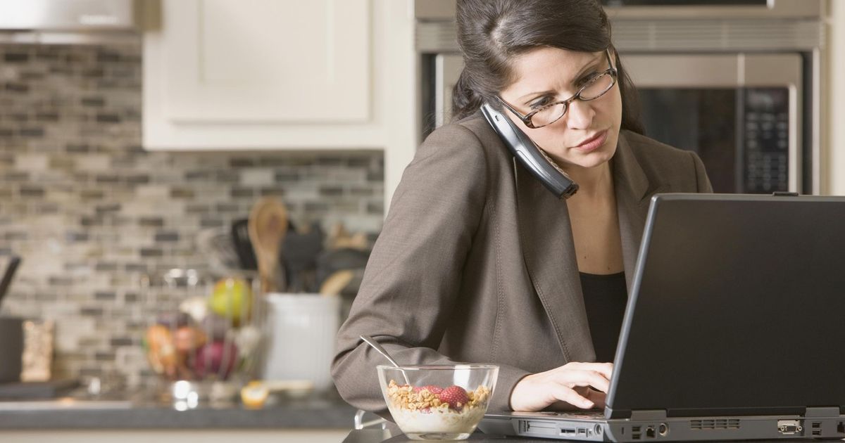 È la mamma la regina del multitasking, bocciati giovani e capi