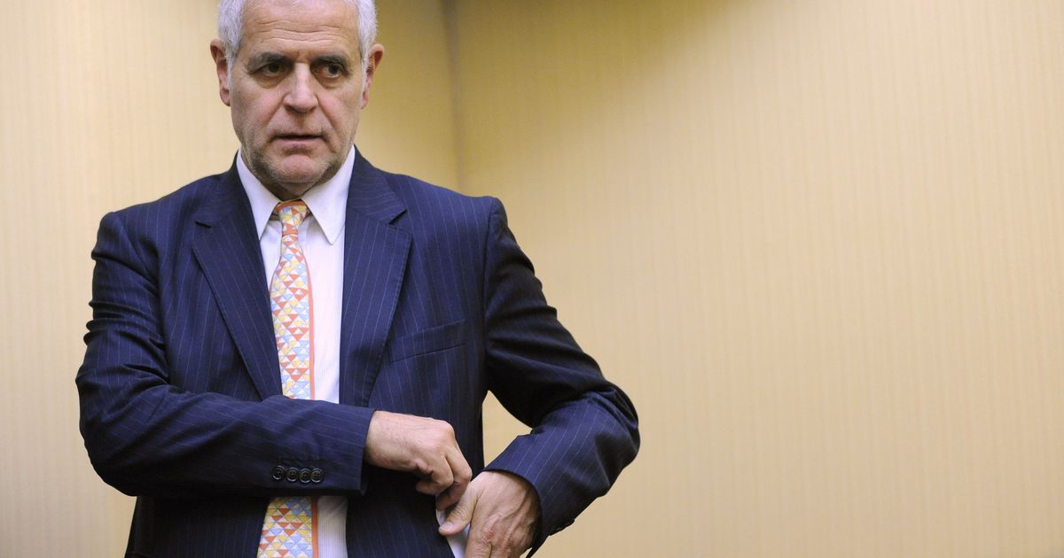 Storia di Formigoni: dalla cella di comunione e liberazione a quella di ...