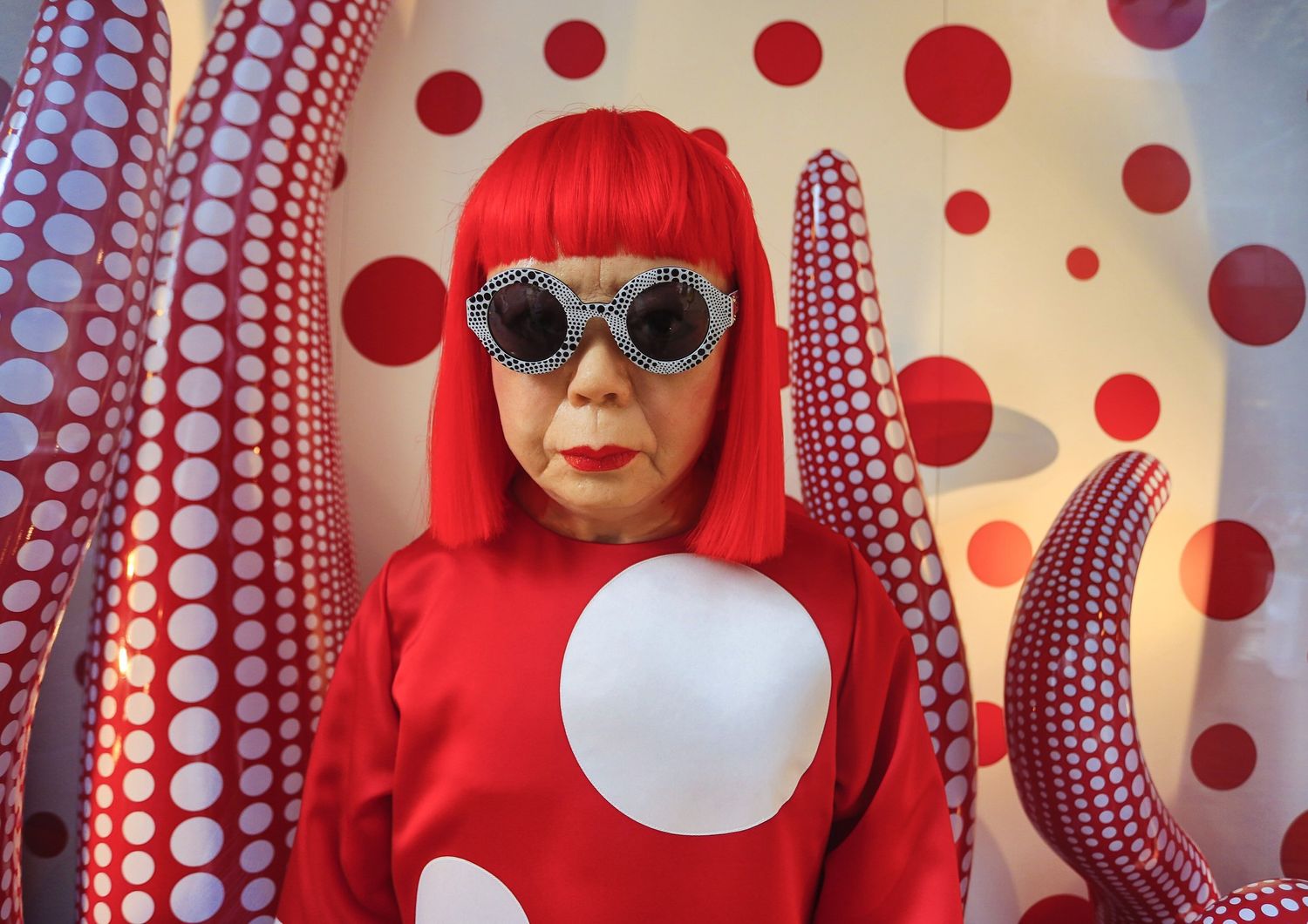 Chi è Yayoi Kusama, l'artista che vive (per scelta) in manicomio