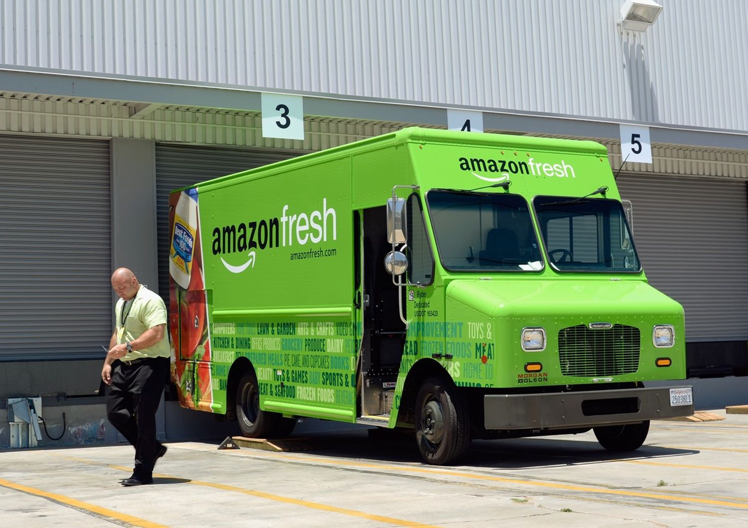 Un effetto collaterale della diffusione di Amazon: più furgoni e meno ...