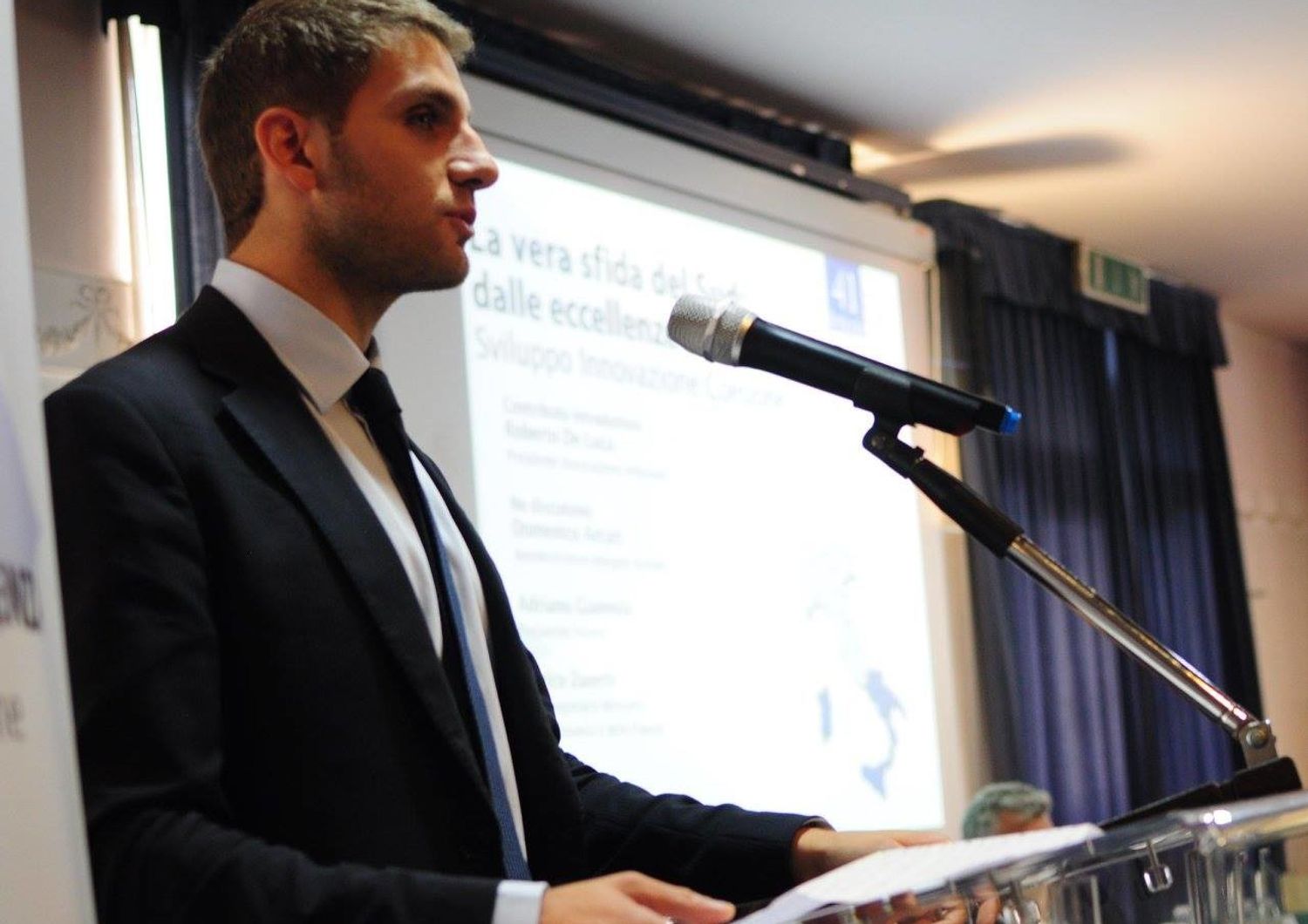 Cosa c'è nell'inchiesta che ha fatto dimettere Roberto De Luca