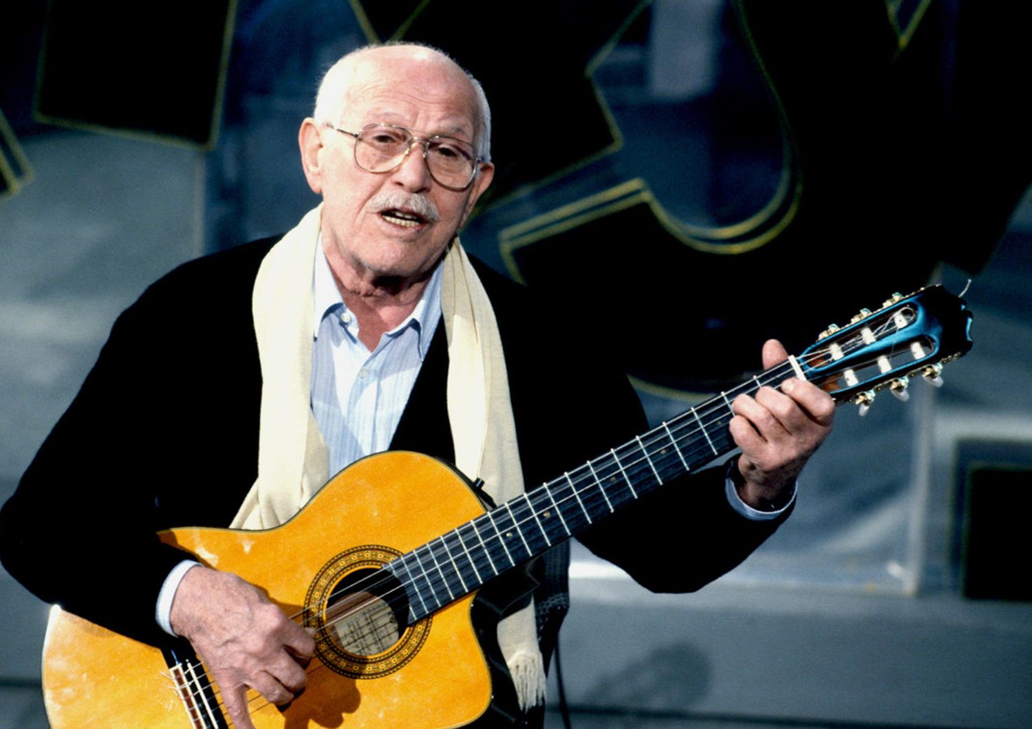 Vent'anni senza Roberto Murolo, regalò a Napoli la sua identità