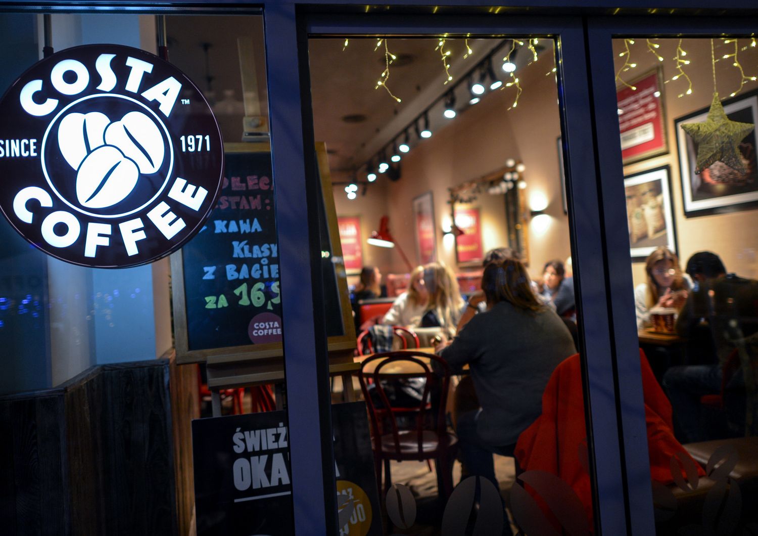 Storia di Costa Coffee l'anti-Starbucks che ha conquistato il mondo