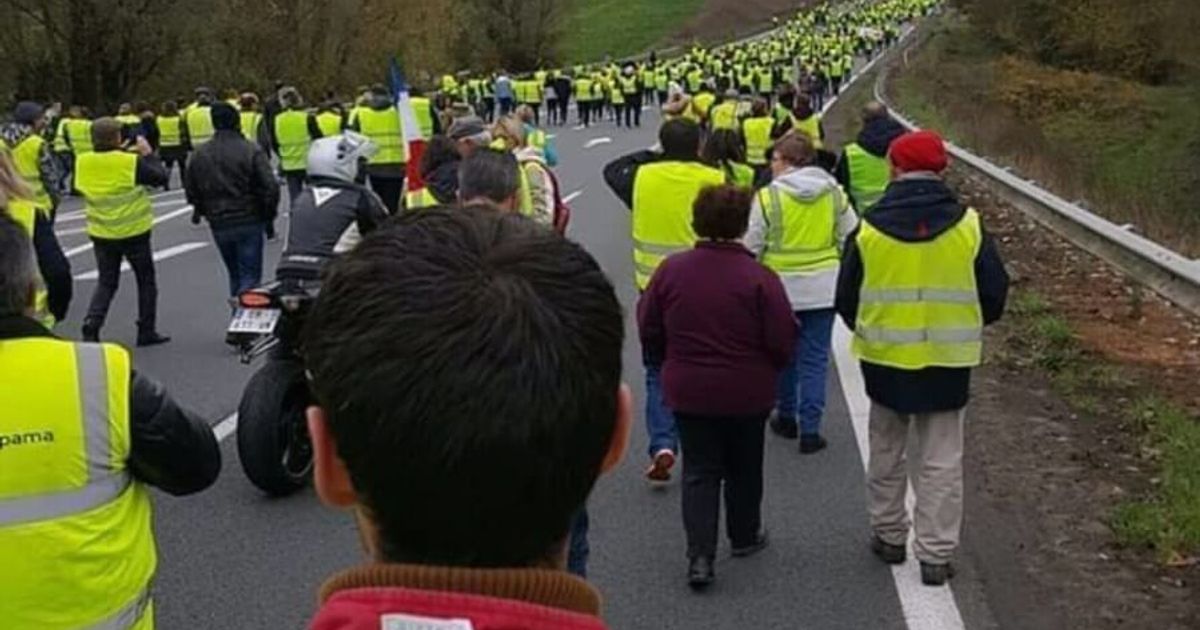 Abbiamo parlato con uno dei capi dei gilet gialli italiani