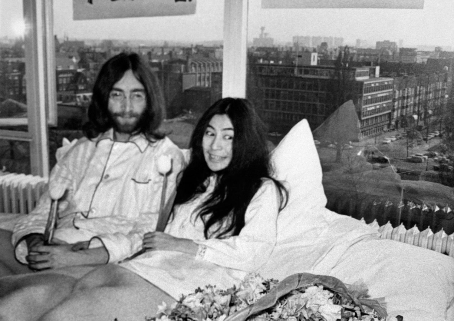 John Lennon e Yoko Ono sposi, 50 anni fa il matrimonio che segnò una generazione