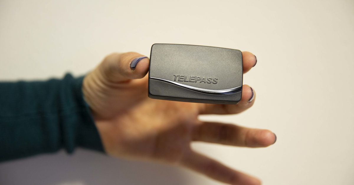 Il nuovo Telepass è più piccolo, colorato e multiservizi