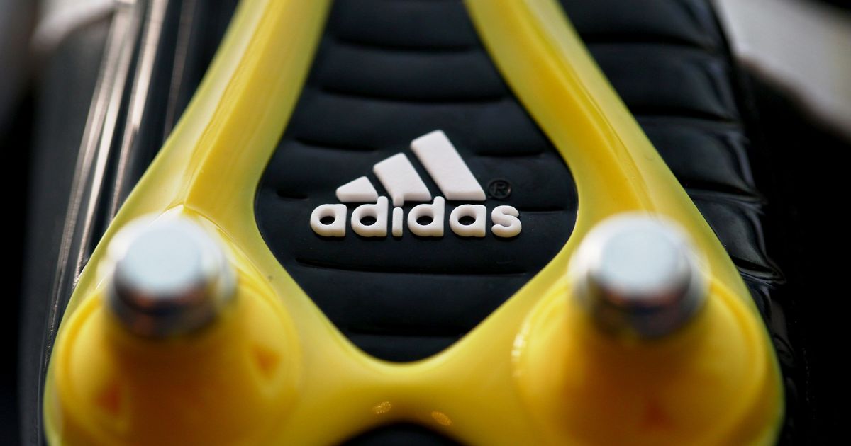Perché le tre strisce parallele dell'Adidas non hanno un carattere ...
