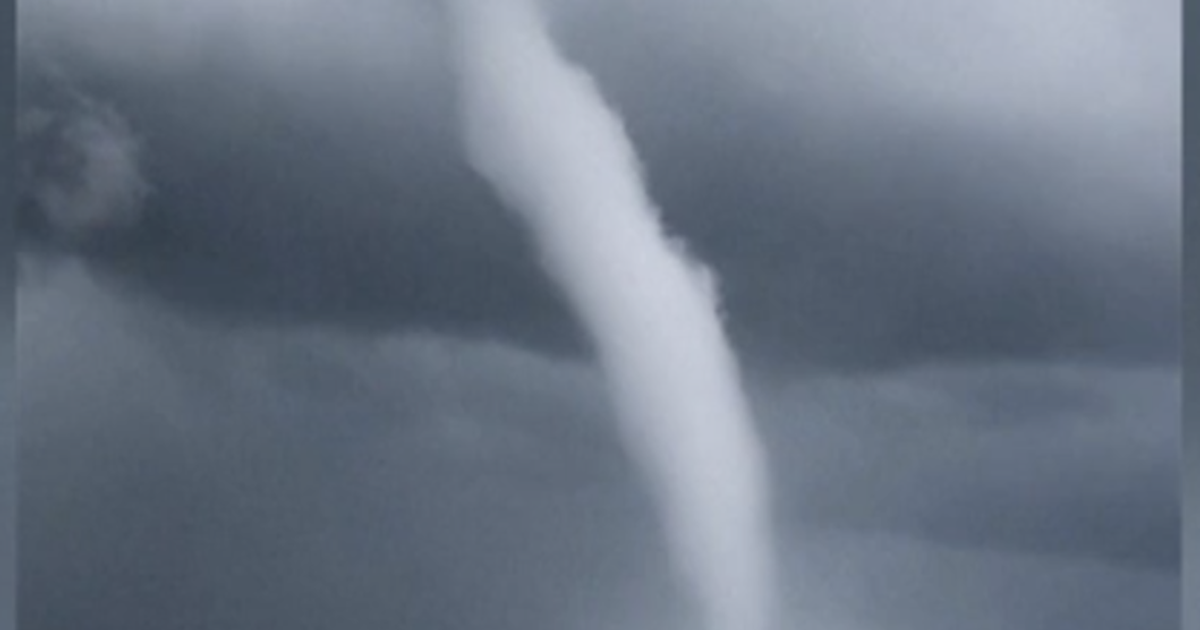 La spettacolare tromba d'aria al largo di Bastia, in Corsica