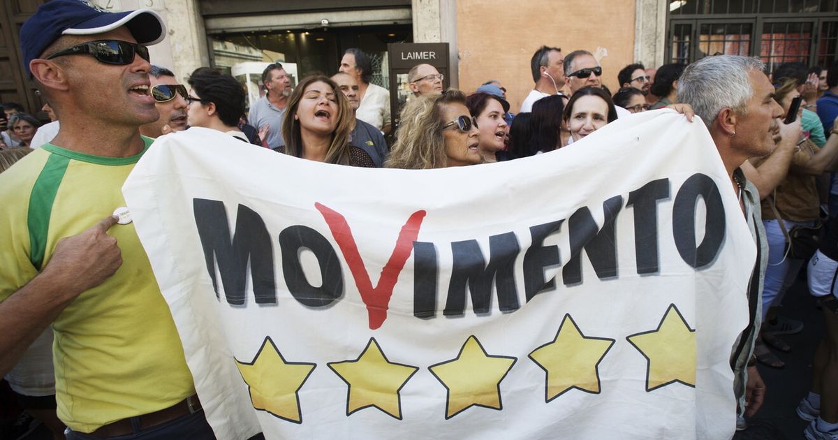 Come sta cambiando il M5S, tra limite dei mandati e potere al Garante