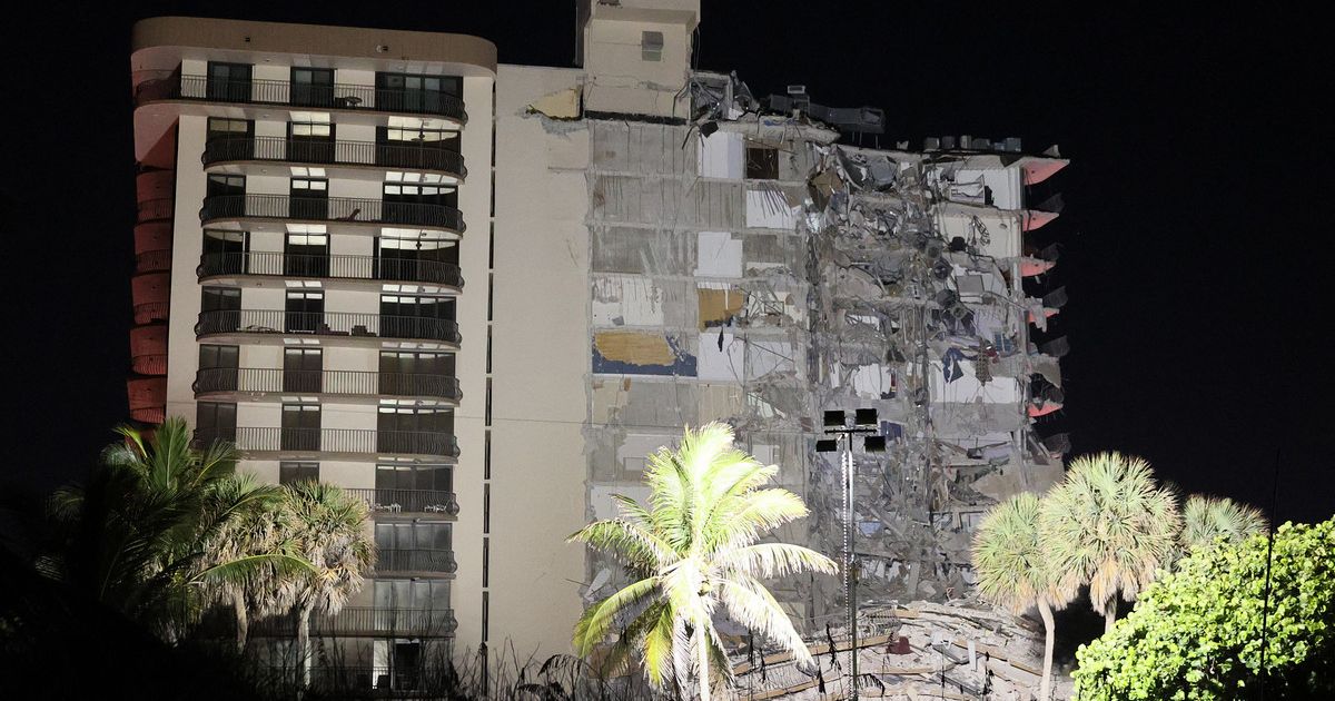 Un palazzo di 12 piani è crollato a Miami, almeno un morto e otto feriti