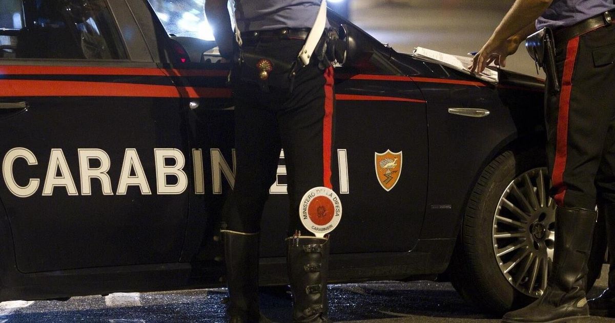 Frontale per fuggire all'alt dei carabinieri: 2 morti