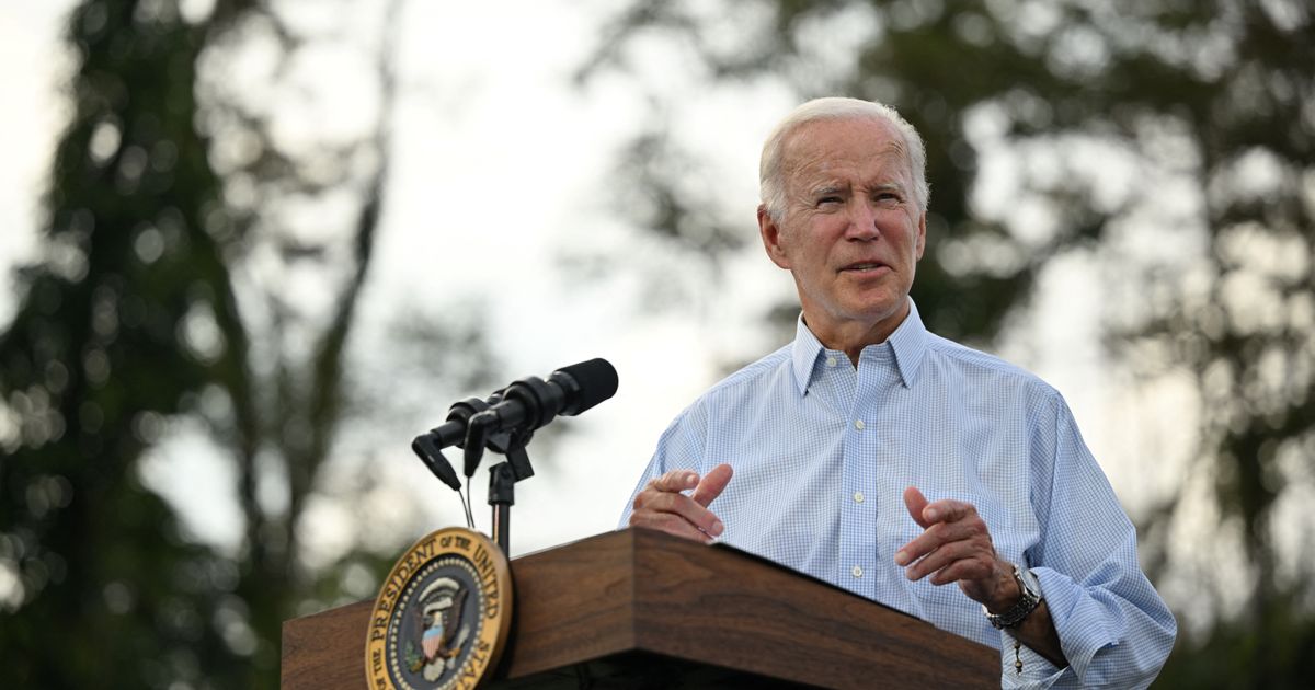 Il piano di Biden per la riduzione dei debiti studenteschi non convince