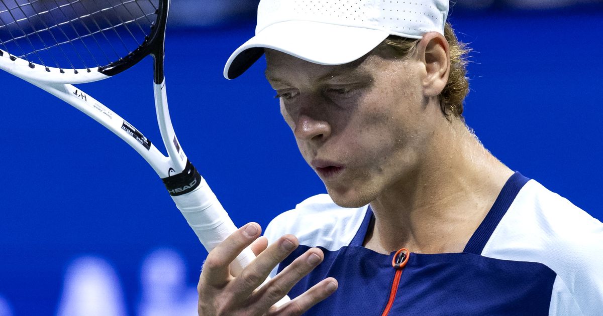 Niente Coppa Davis per Sinner, infortunio a un dito della mano