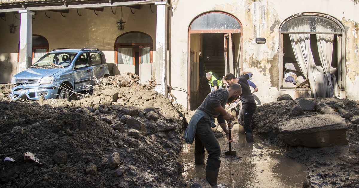 A Ischia trovati altri tre corpi, al momento le vittime sono undici A Ischia trovati altri tre corpi, al momento le vittime sono undici
