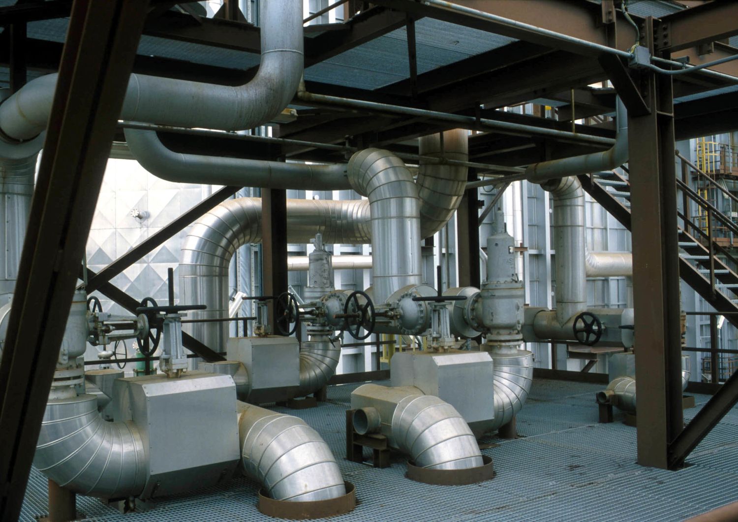 Accordo fatto per la raffineria Isab a Priolo, Lukoil la cede a Goi Energy