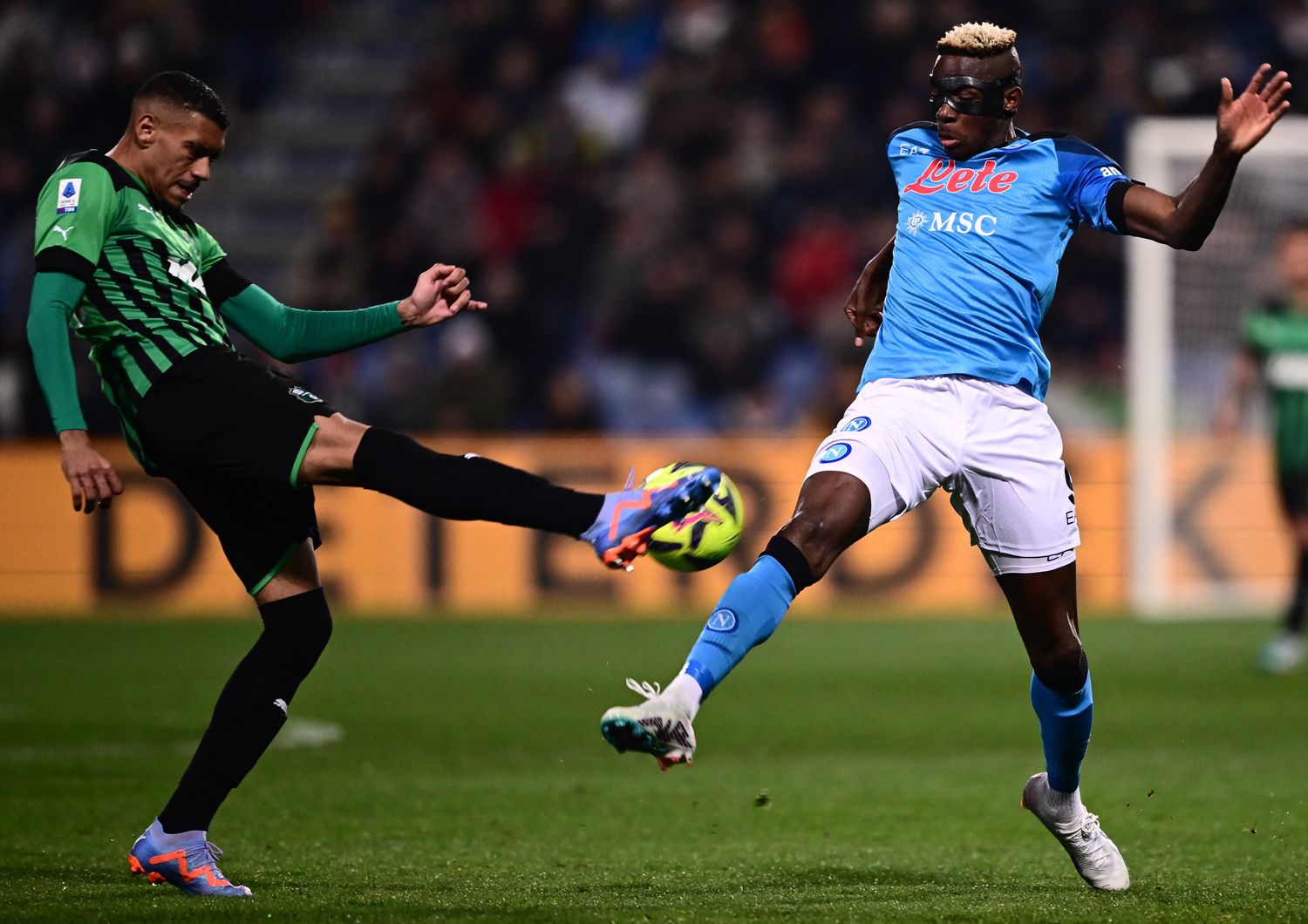 Kvara-Osimhen, il Napoli batte il Sassuolo 2-0