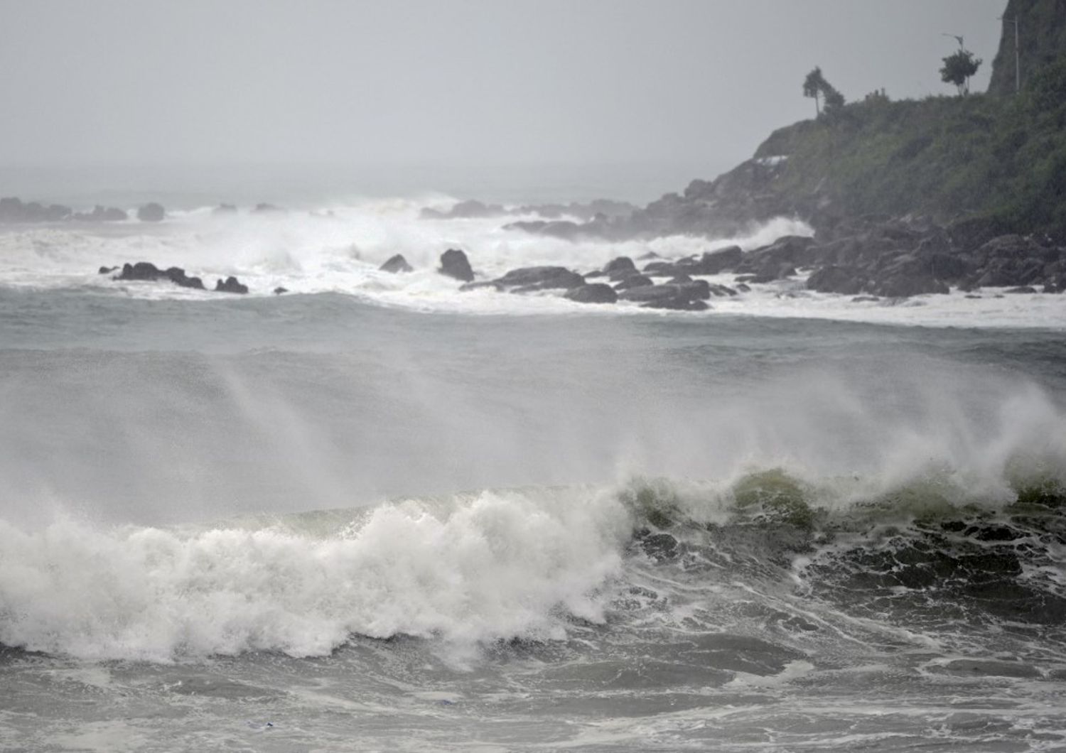 Il tifone Khanun punta su Taiwan