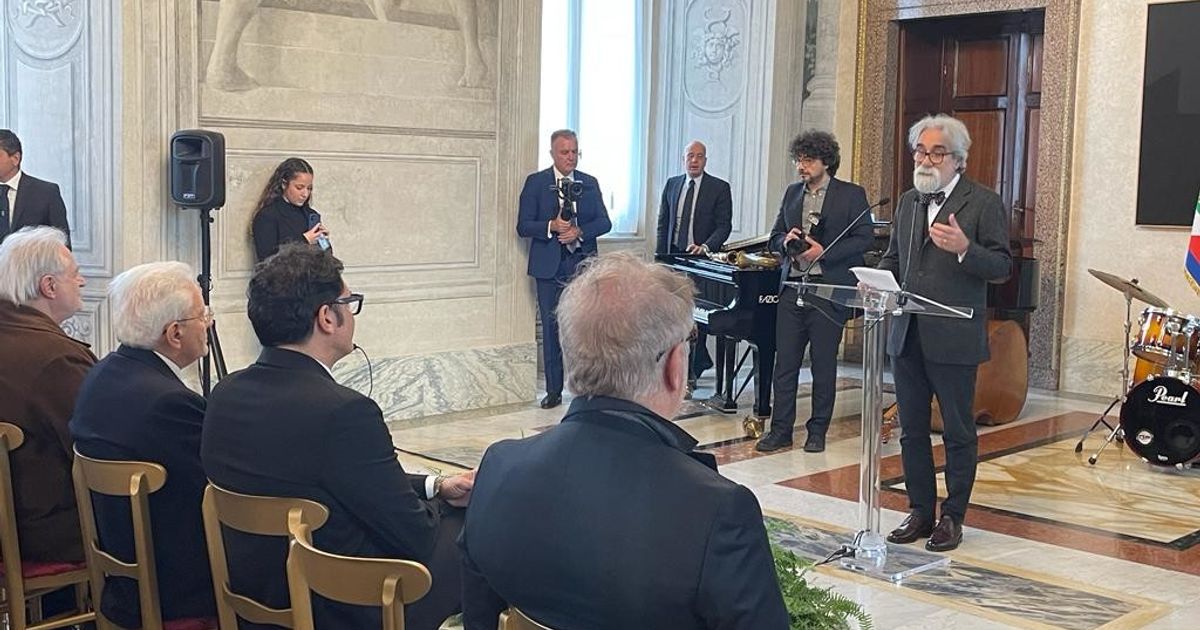 Mini concerto al Quirinale, i cantanti dedicano Volare a Mattarella