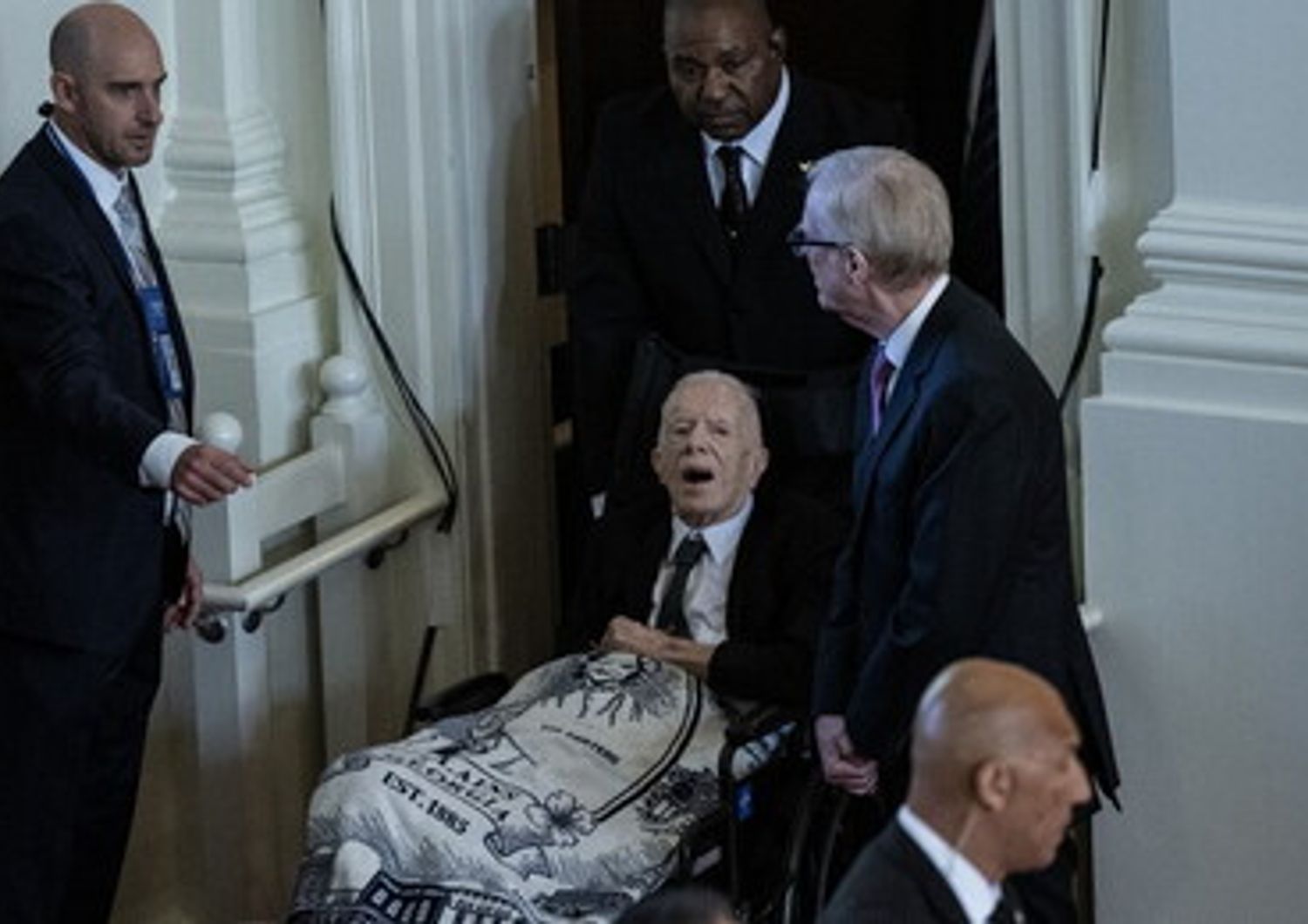 Jimmy Carter al funerale dell'amata moglie