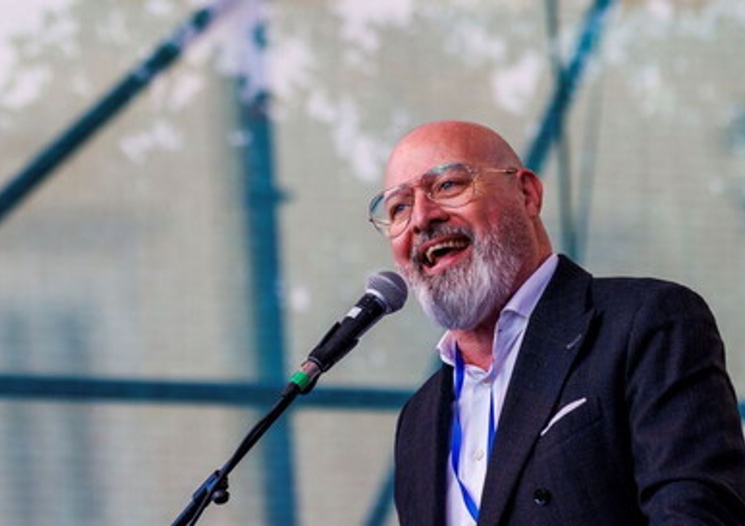 Lapsus Bonaccini: ho incontrato Vannacci ... Ma è Vattani