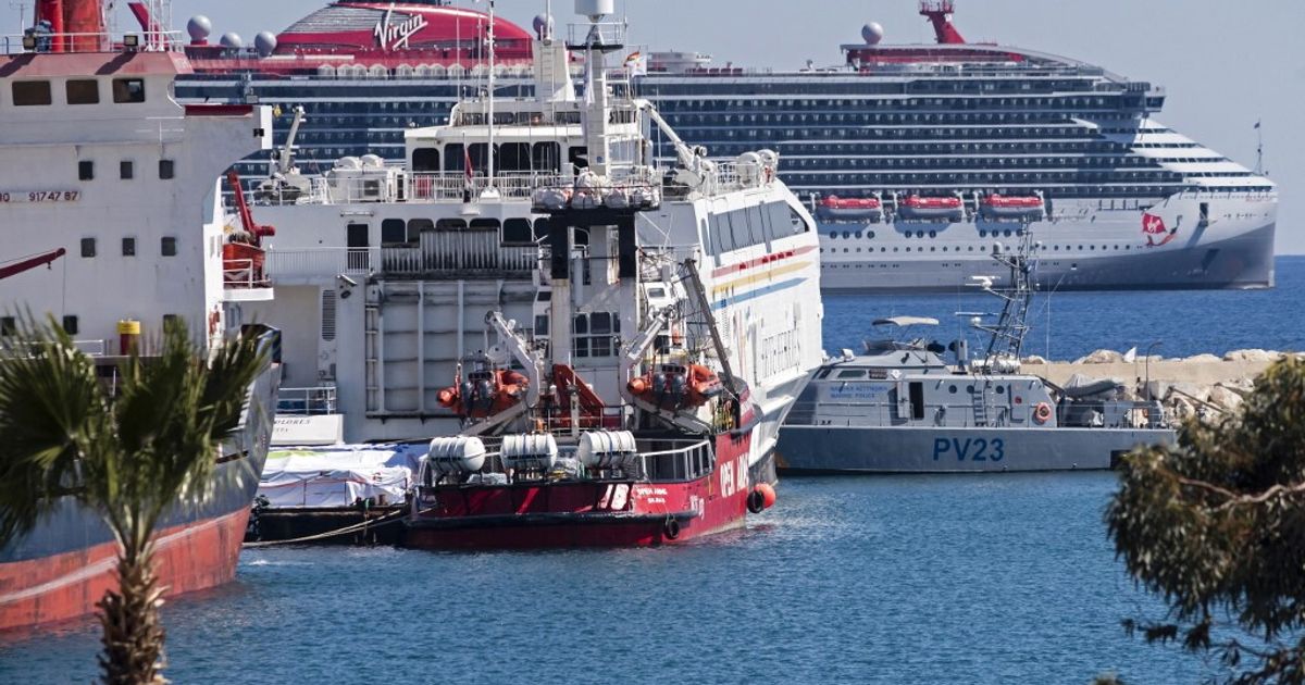 La nave Open Arms è partita per Gaza con gli aiuti umanitari