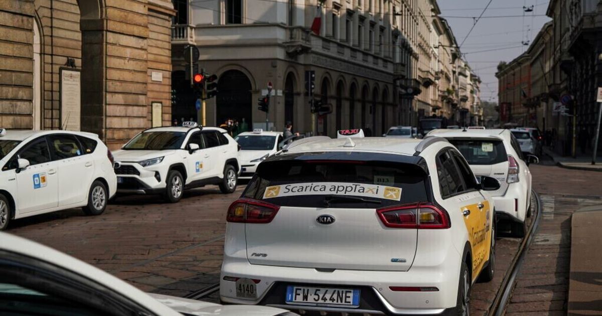 Online il bando per 450 nuove licenze taxi a Milano