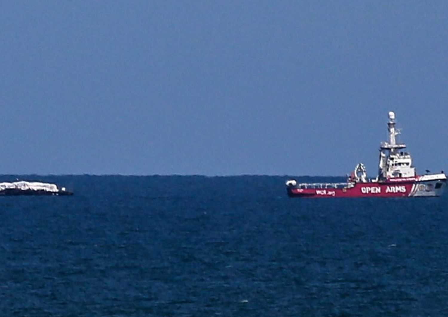 Open Arms sbarca i primi aiuti a Gaza