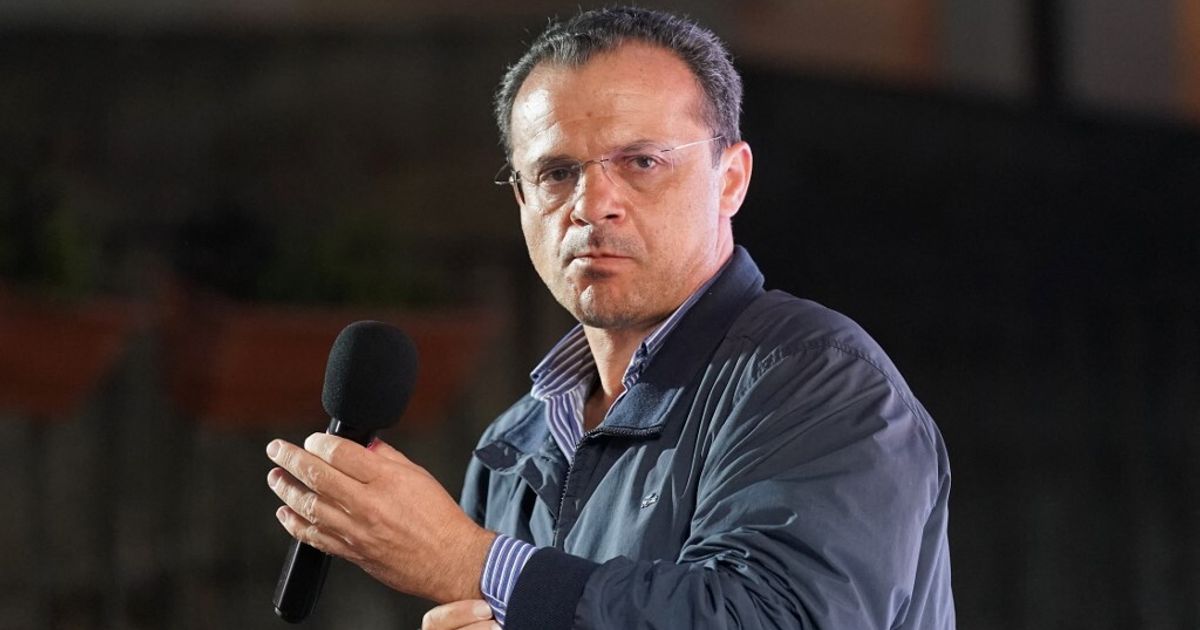 De Luca presenta il simbolo, e il Capitano Ultimo scopre il volto