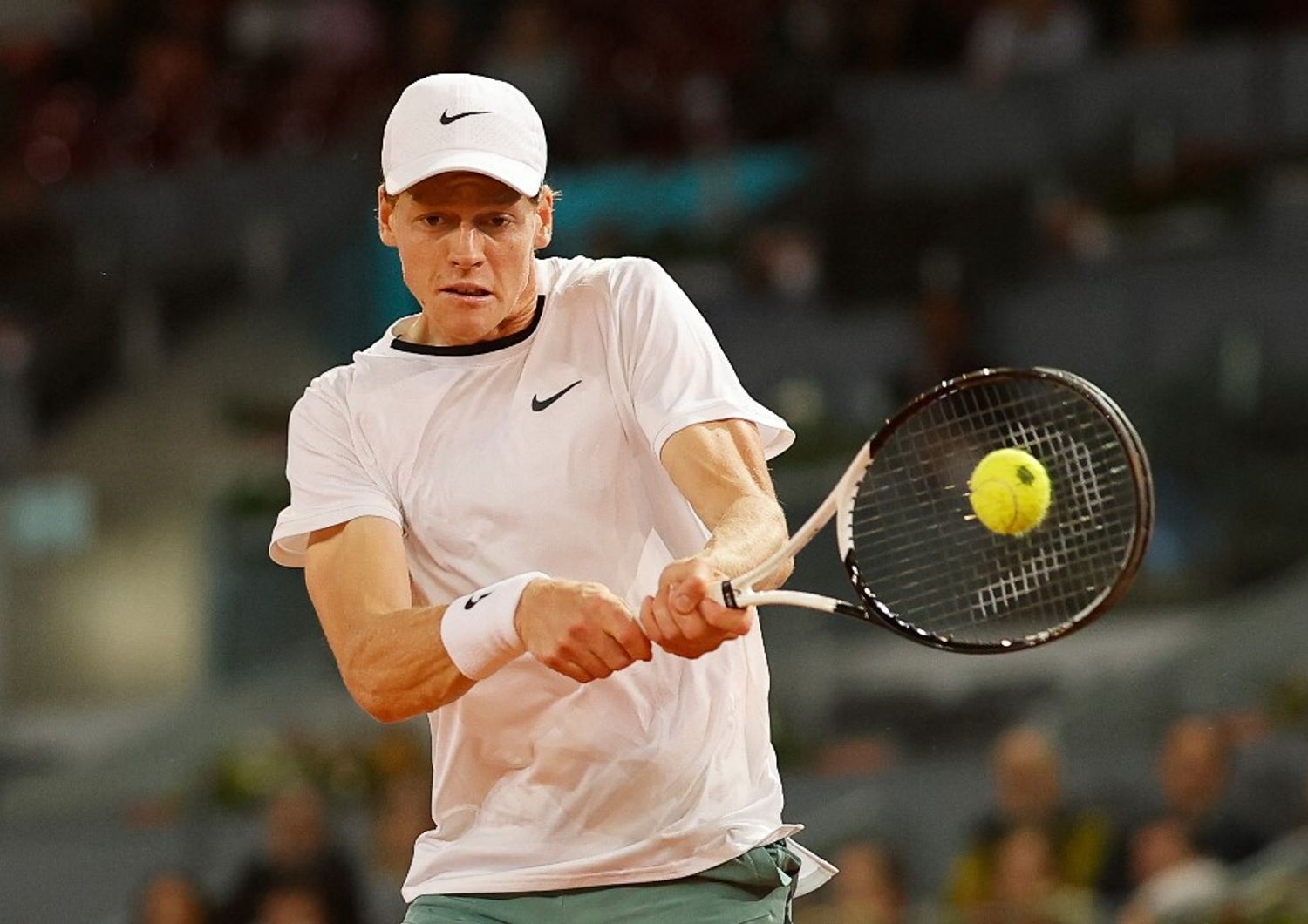 Sinner soffre ma batte Kotov e vola agli ottavi a Madrid