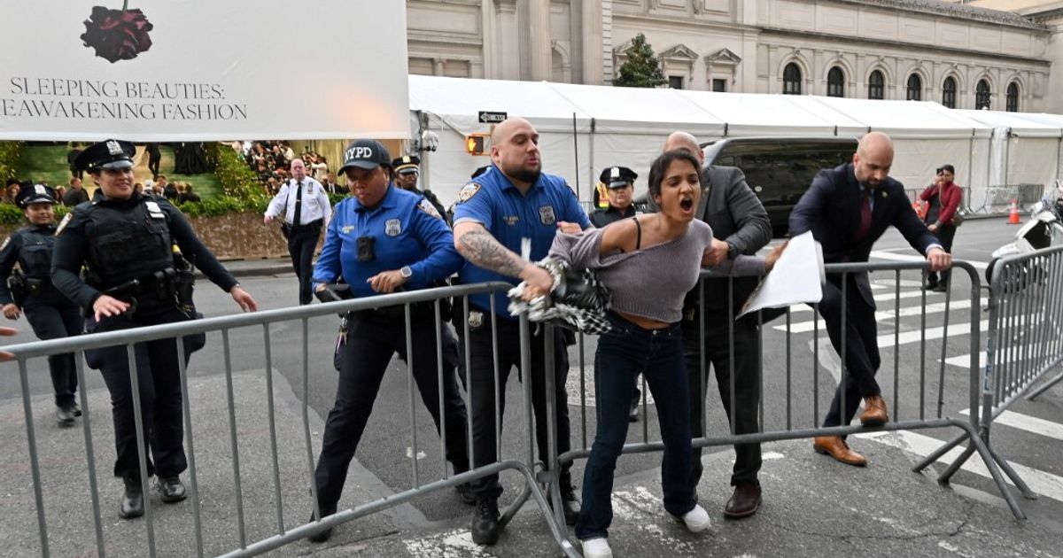Proteste per Gaza al Met Gala di New York, arresti