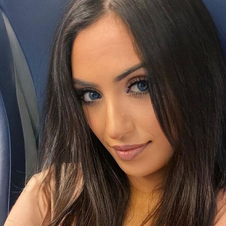 L'influencer Siu è uscita dal coma, "si è ripresa e parla"