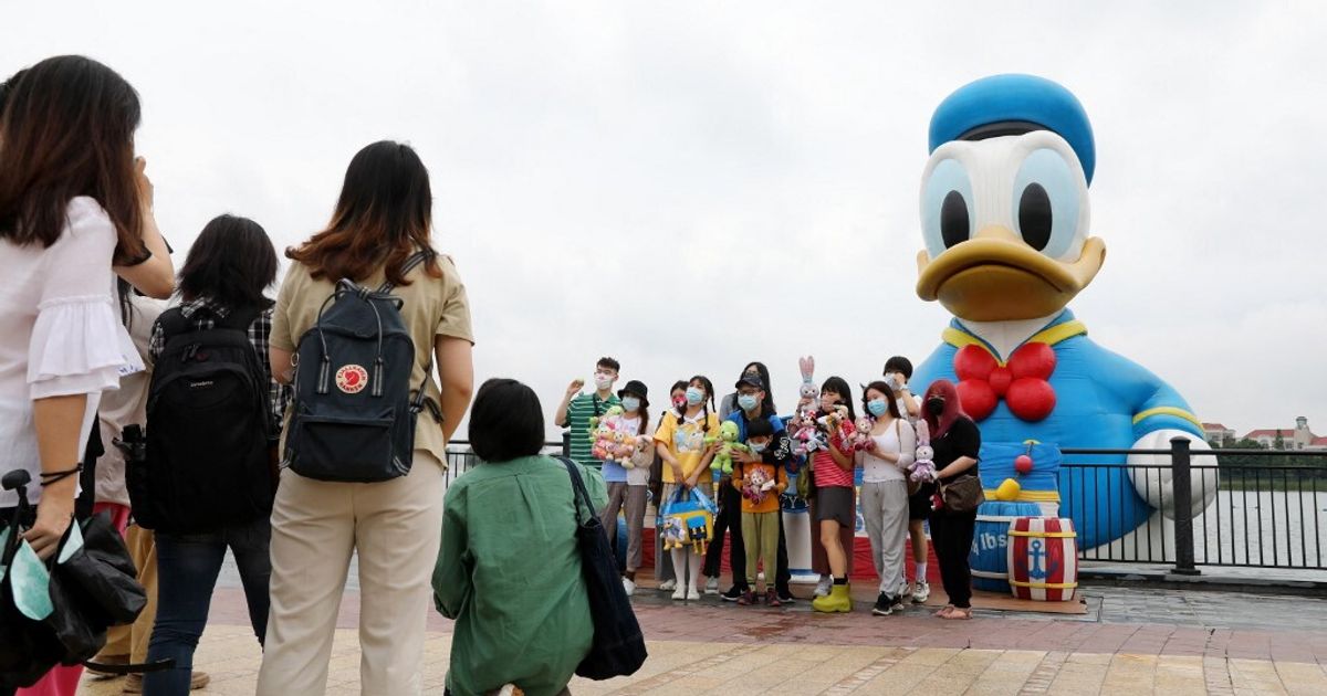 Joyeux anniversaire, oncle Donald Duck. Aujourd'hui, cela fait 90 ans ...