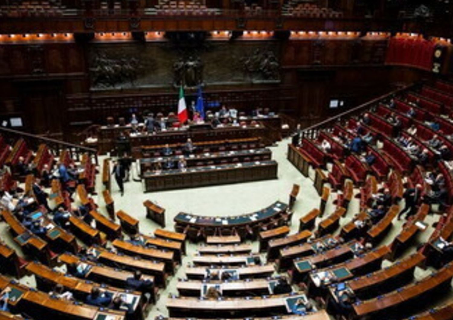 Camera dei deputati: dopo la rissa in aula arrivano le sanzioni