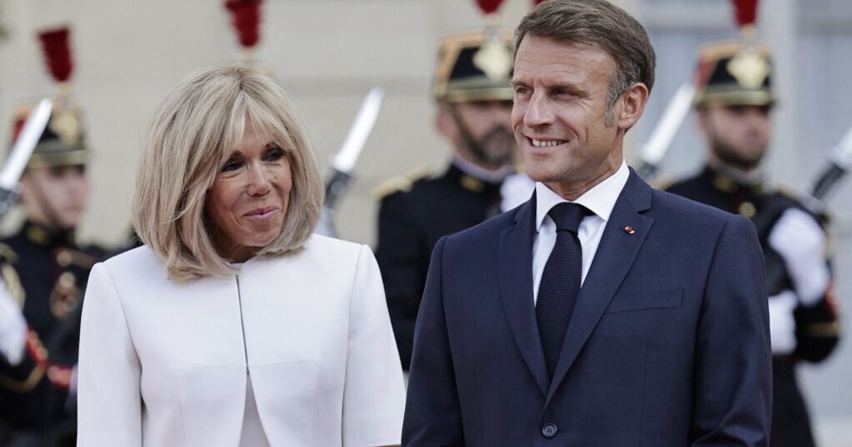 Brigitte Macron è trans? Due donne condannate per diffamazione in Francia