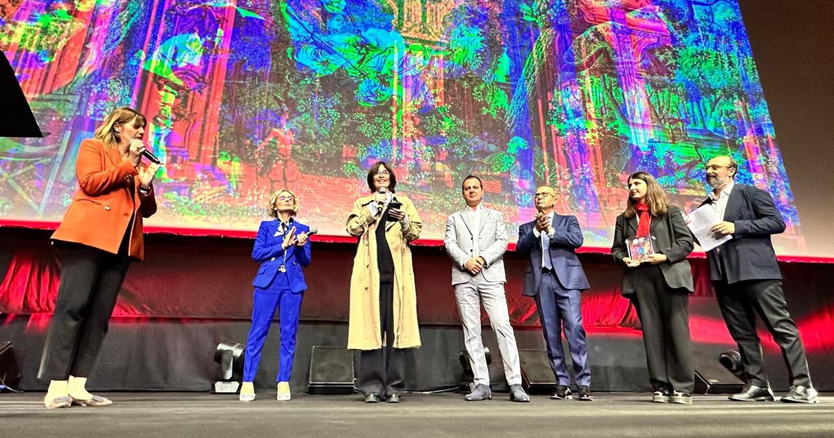 Iginio Straffi consegna a Paz Vega il Premio Colorado-Rainbow per il ...