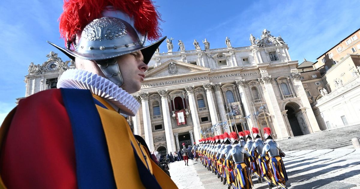 Il caso Becciu, (in)giustizia in Vaticano. Un libro racconta la storica ...