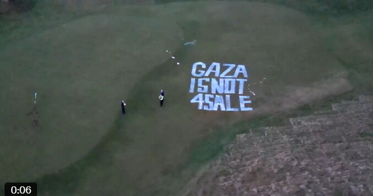 Protesta pro-Palestina nel campo da golf di Trump, "Gaza non si vende ...