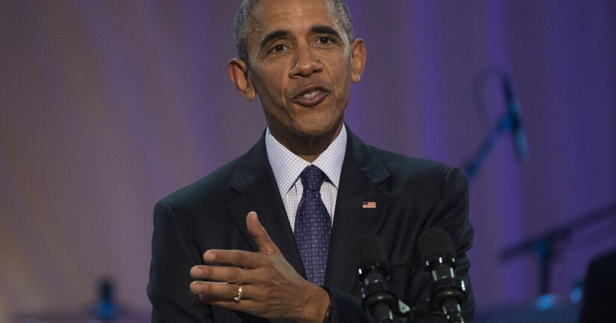 Obama torna a parlare: "Negli Usa un rischio autocrazia alla Orban"