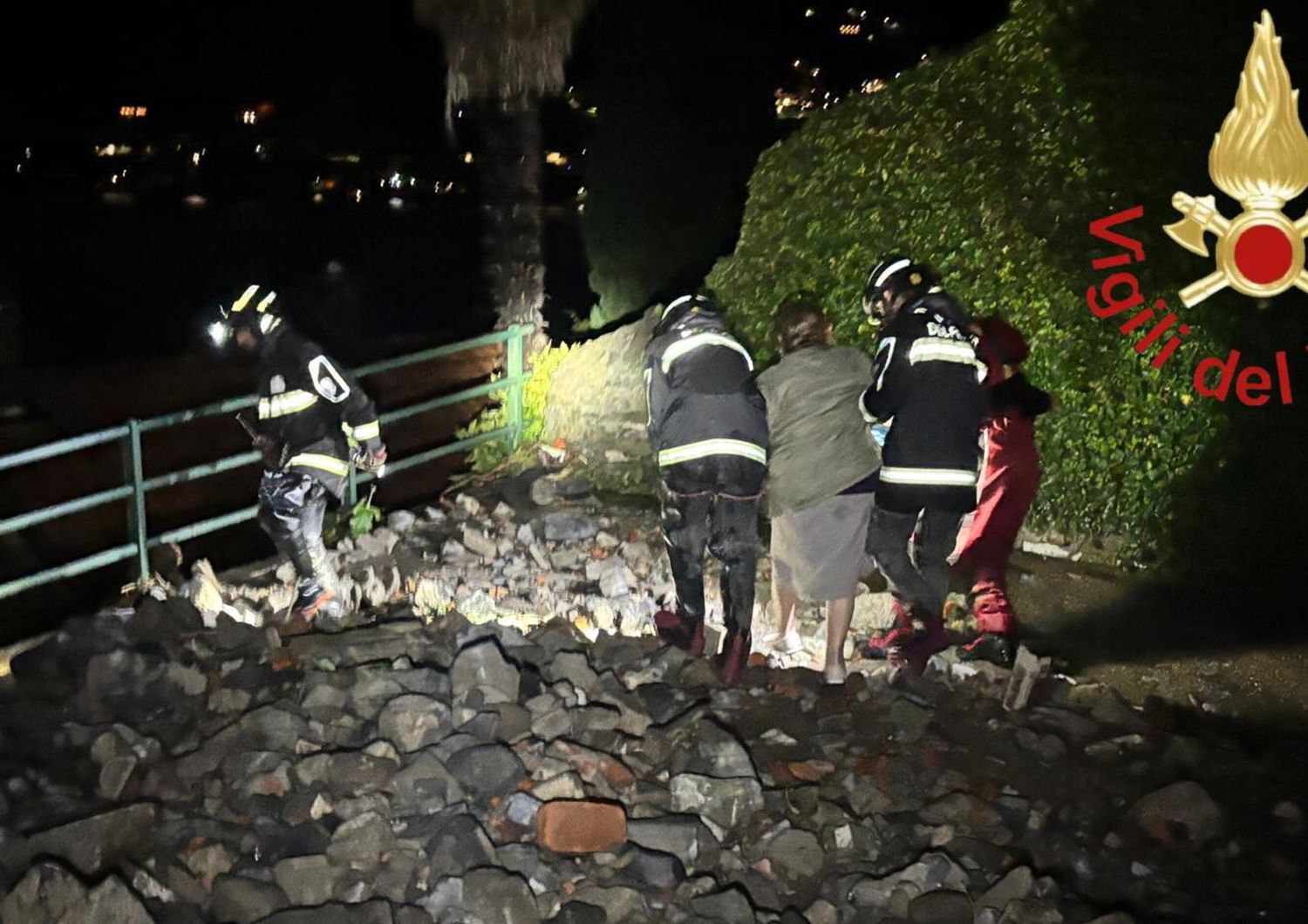 Maltempo nel Comasco, frane ed evacuazioni. Allerta arancione in cinque regioni