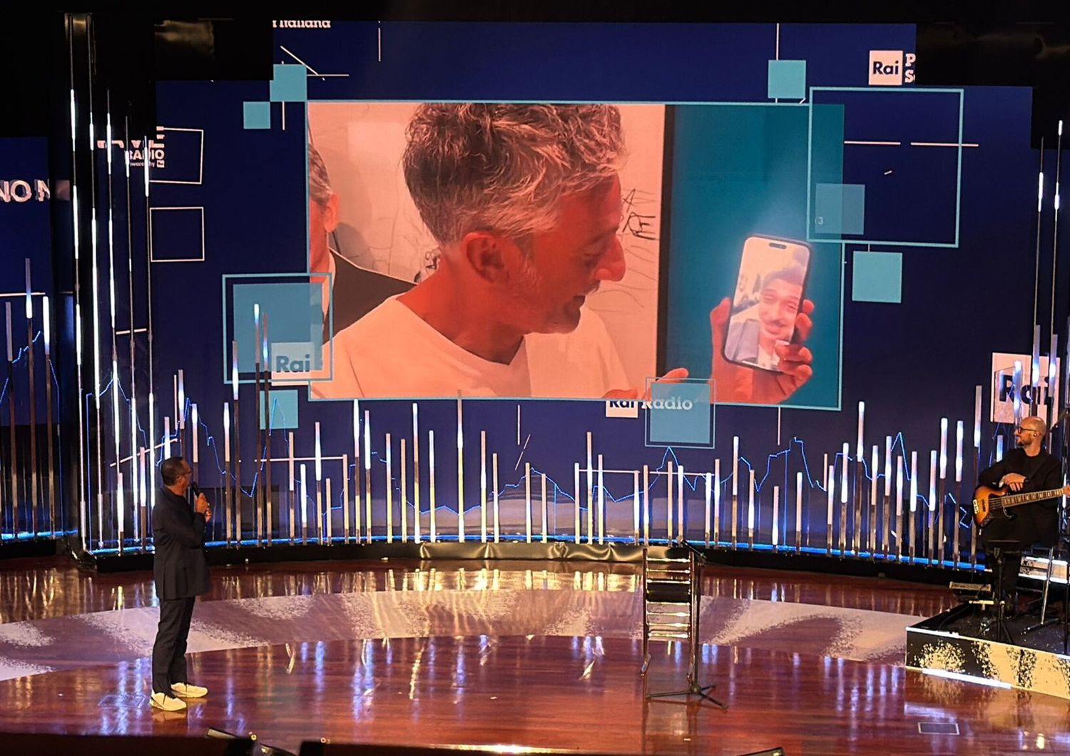 Ufficiale il ritorno di Fiorello su Radio 2. La gag ai palinsesti Rai