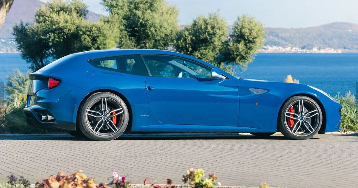 La Ferrari FF di John Elkann all’asta a Parigi