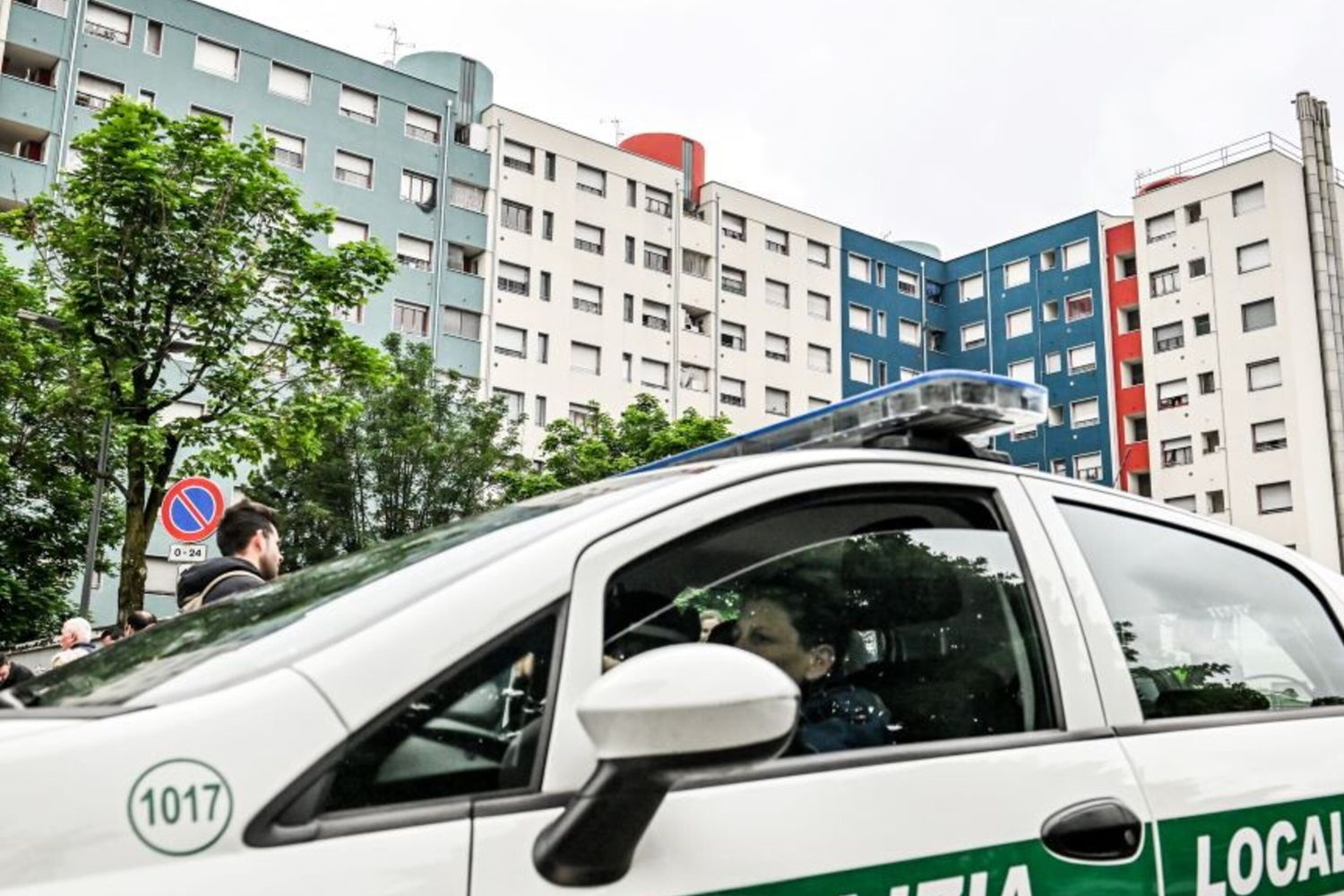 Milano, vigile in motocicletta muore inseguendo un Suv pirata