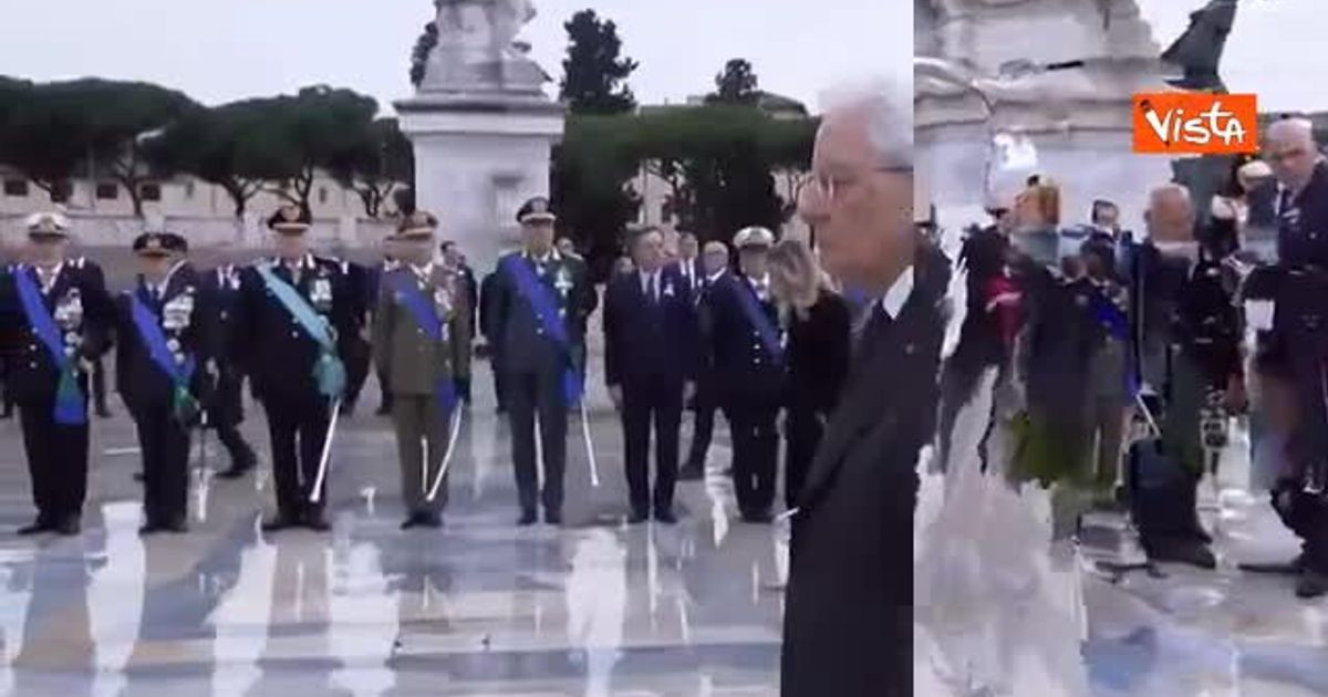 Festa della Repubblica, Mattarella depone corona all'Altare della Patria