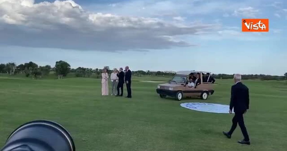 G7, una "vecchia Panda" cabrio porta il Primo Ministro Kishida sul ...