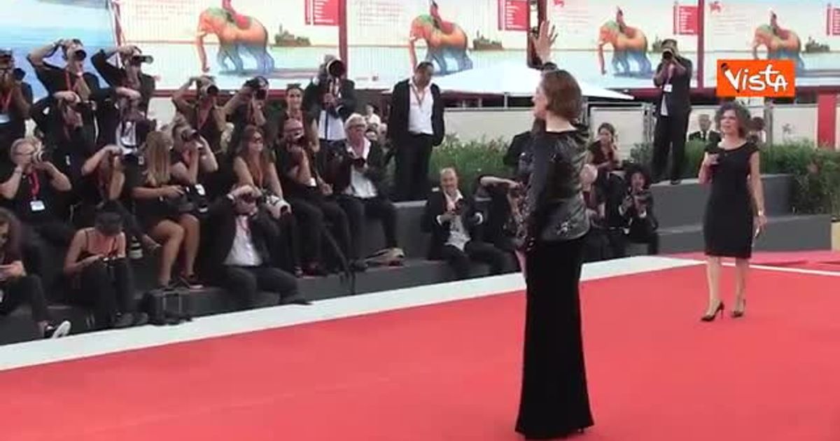 Sigourney Weaver sul red carpet con la figlia Charlotte Simpson e il ...