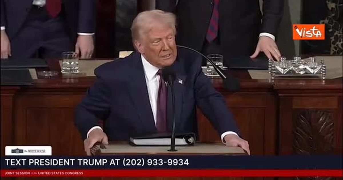 Il dem Al Green espulso dal Congresso Usa dopo aver ripetutamente ...