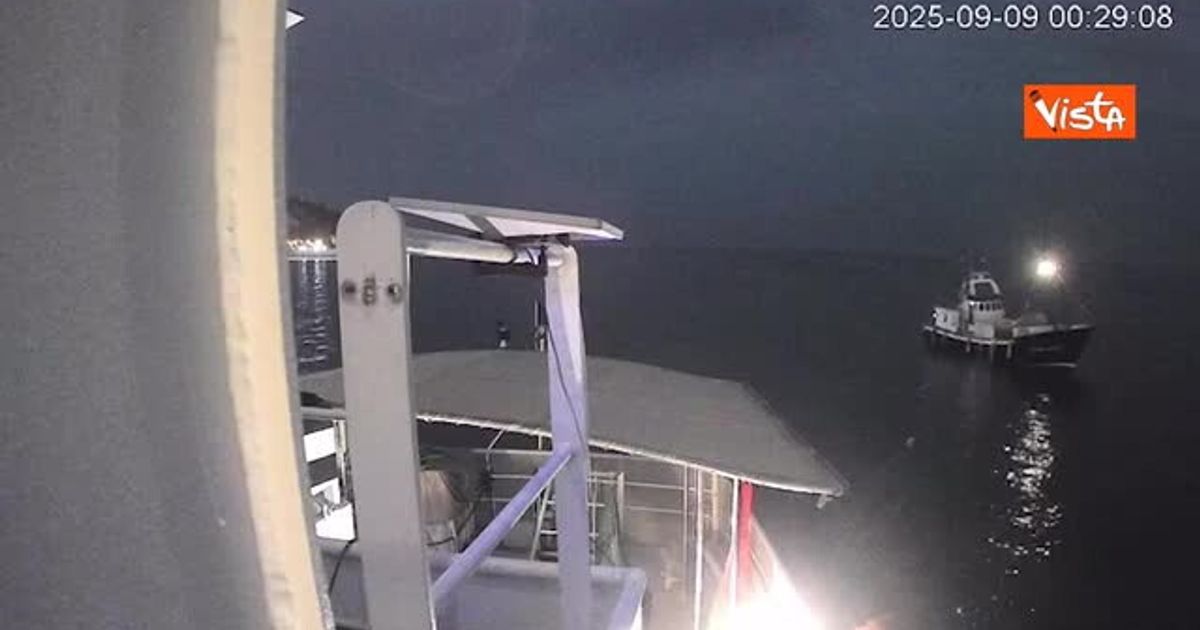 Global Sumud Flotilla, la nave Family colpita da un drone al largo ...